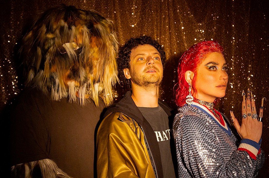 Grandson Rilis Versi Remix ‘Drop Dead’ Bersama Kesha & Travis Barker ...