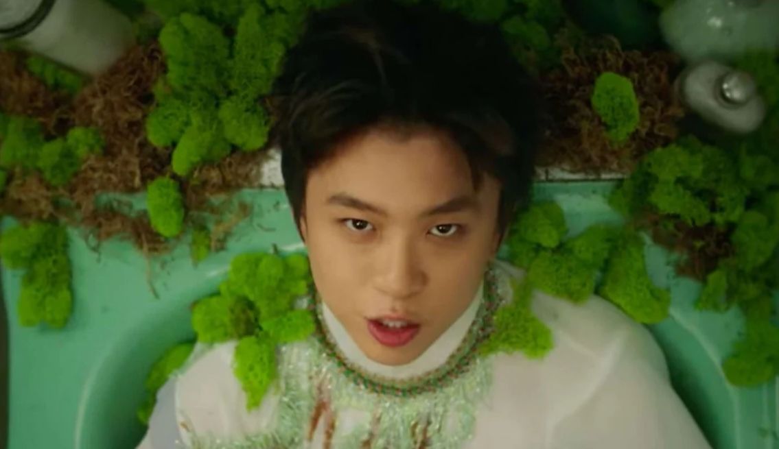 Rich Brian Sajikan Video Introspektif untuk Lagu Barunya, ‘Lagoon ...