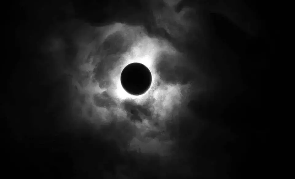 Tahun 2024 Akan Ditutup dengan Fenomena Astronomi Langka, Bulan Hitam ...