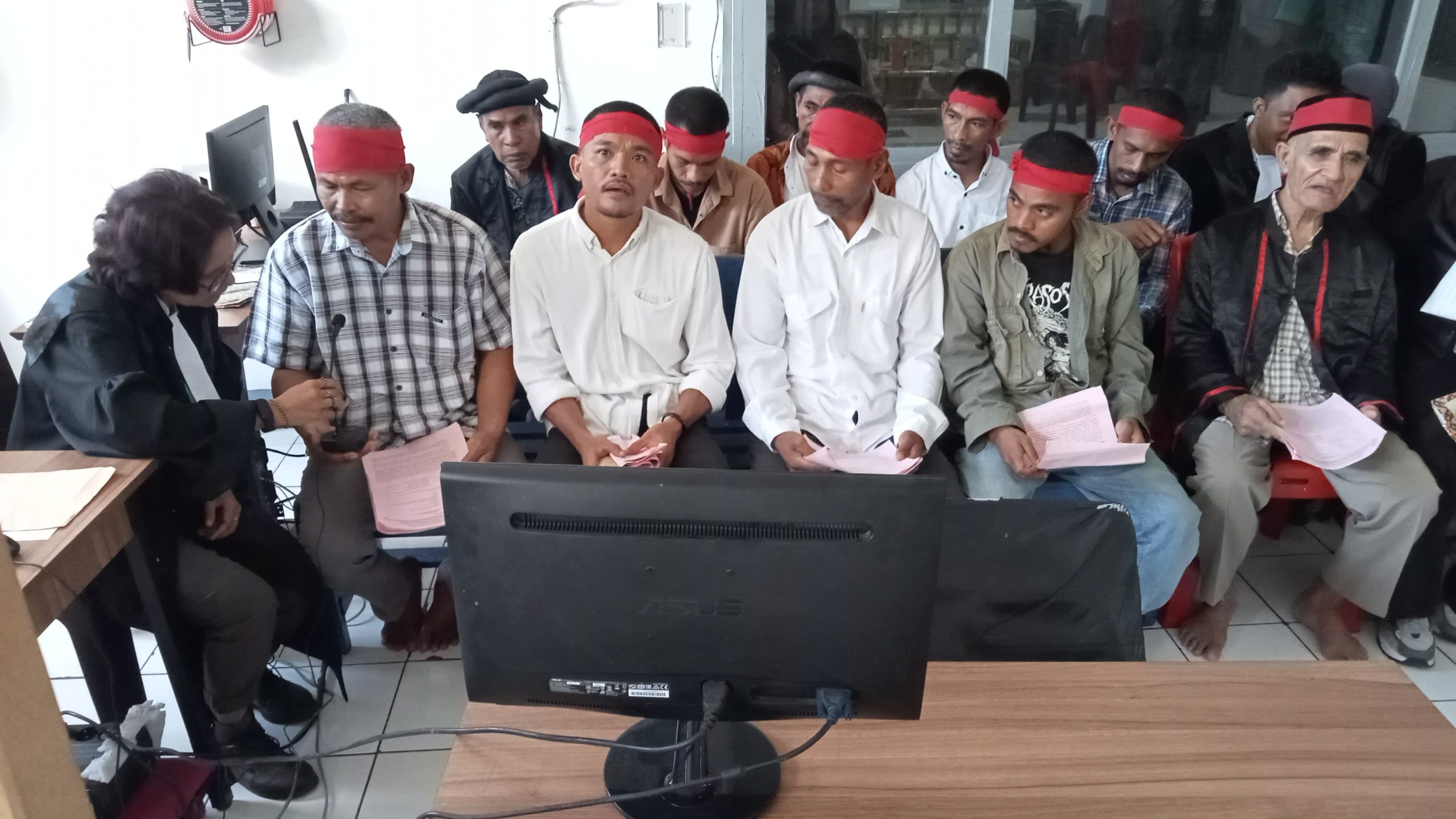 Sidang Perdana 11 Warga Adat Maba Sangaji Bikin Keluarga Kecewa ...