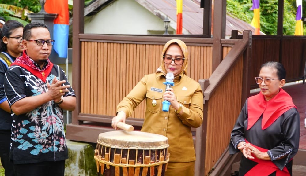 Wawali Ambon: Pergantian Atap Baileo Negeri Halong Jadi Momentum ...